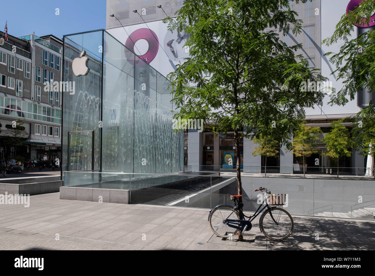 Apple guide hi-res stock photography and images - Alamy