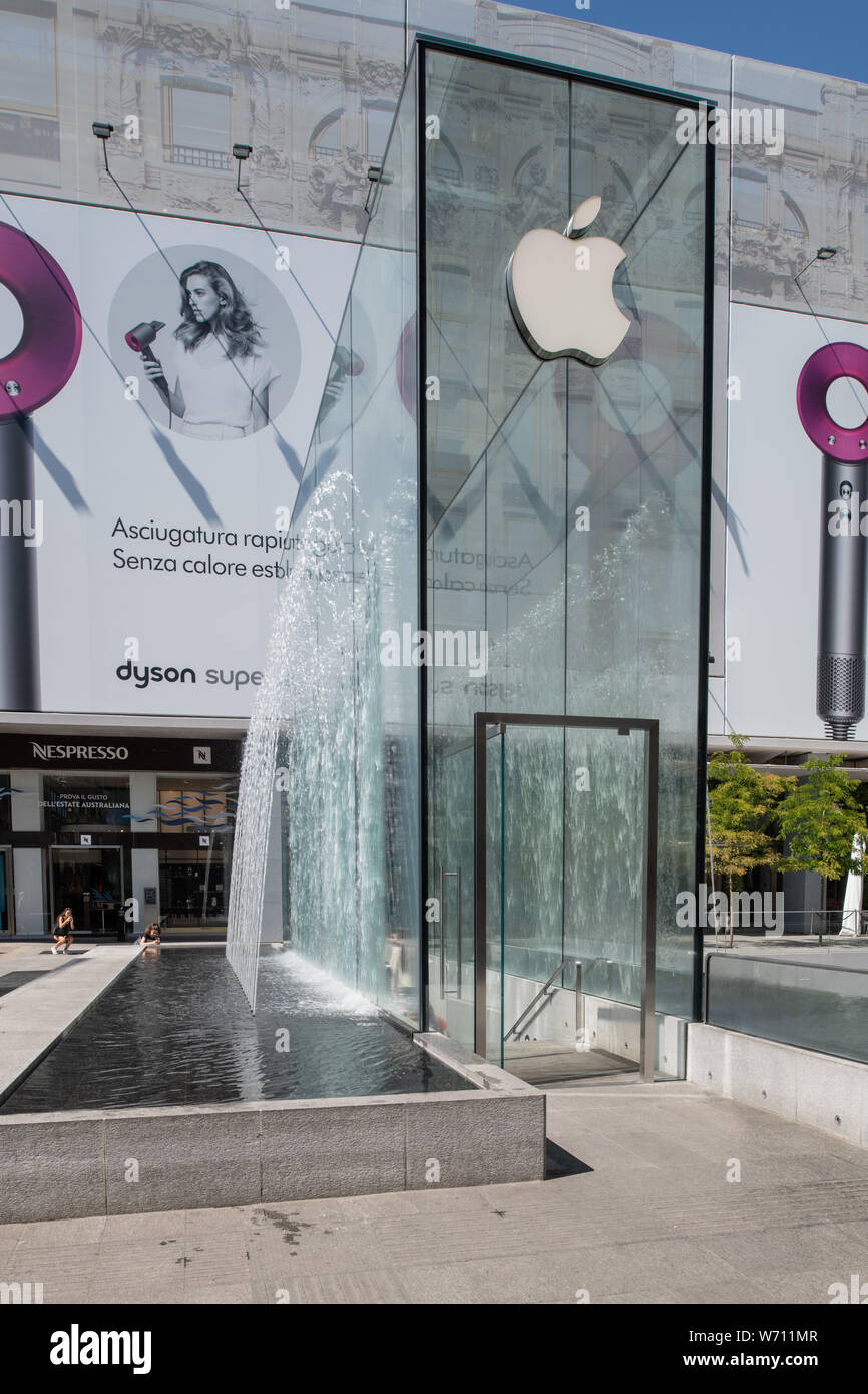 Apple Store Milan Architecture High Resolution Stock Photography and ...