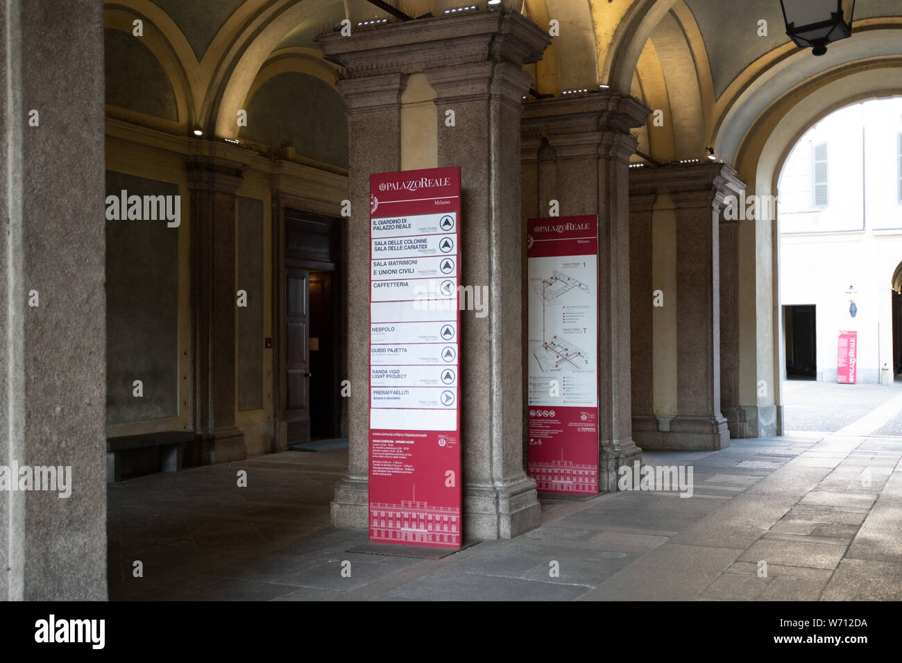 Royal palace of milan hi-res stock photography and images - Alamy