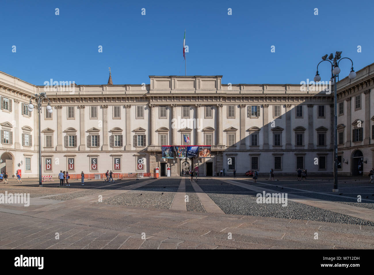 Royal palace of milan hi-res stock photography and images - Alamy