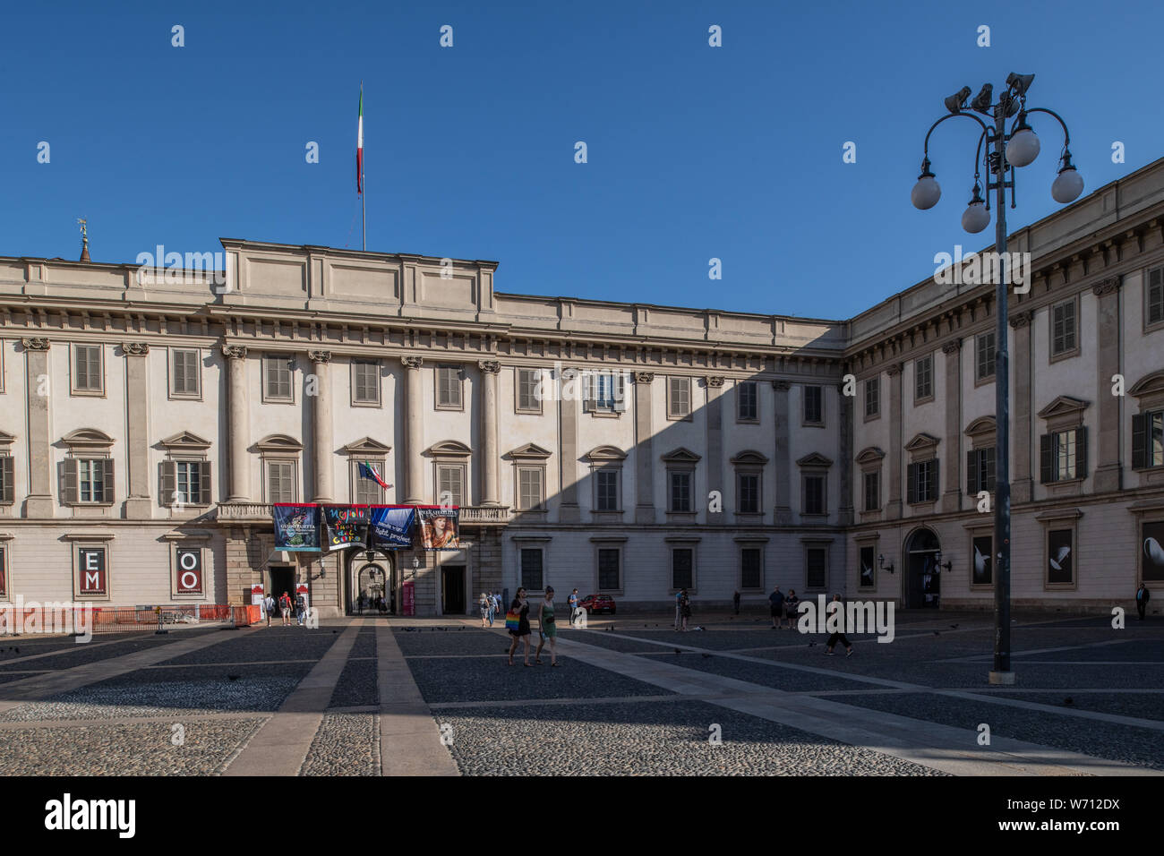 Milan royal palace hi-res stock photography and images - Alamy