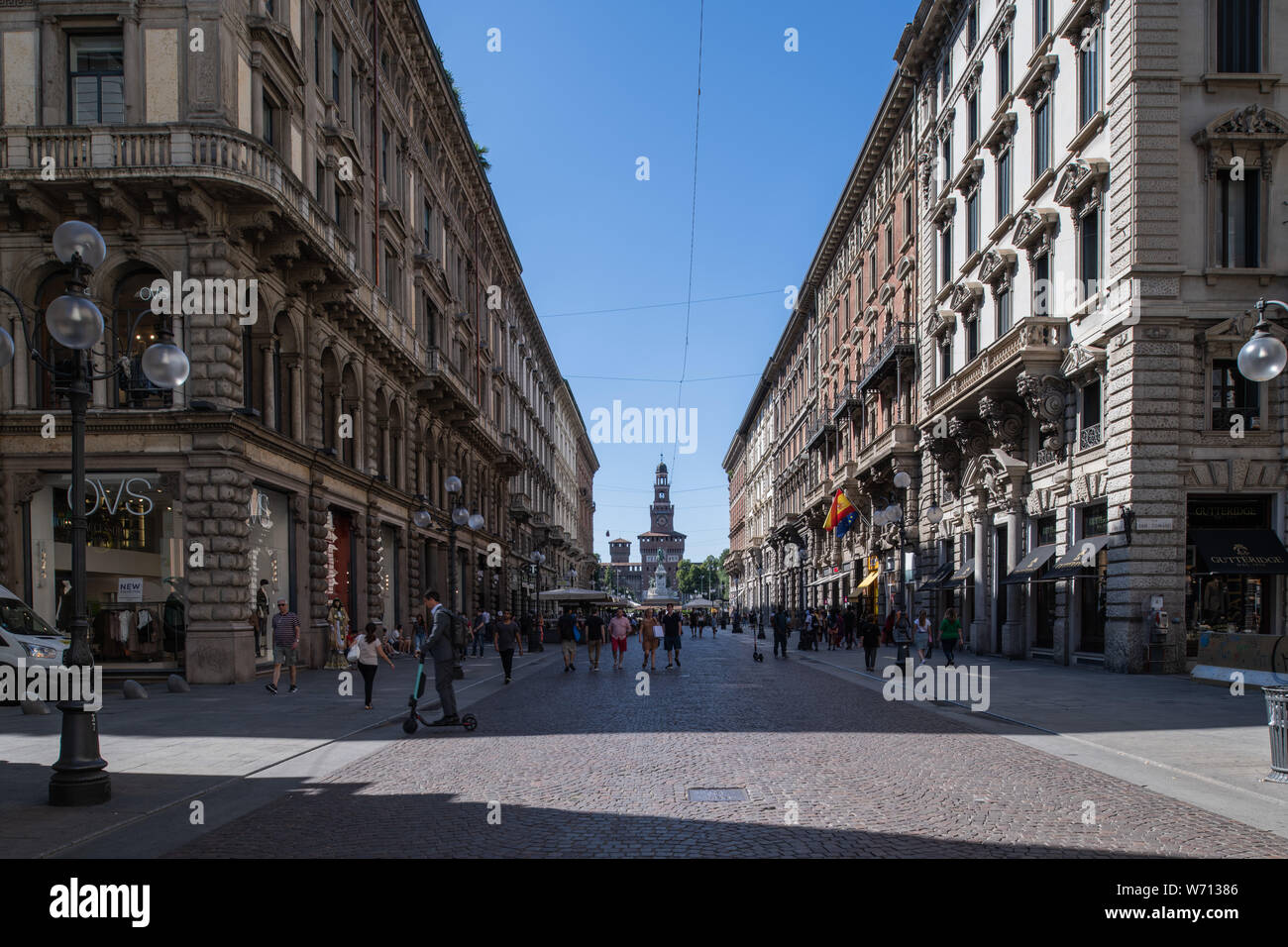 Dante guide hi-res stock photography and images - Alamy