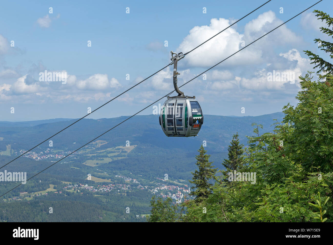 Cable car and gondola lift hi-res stock photography and images - Alamy