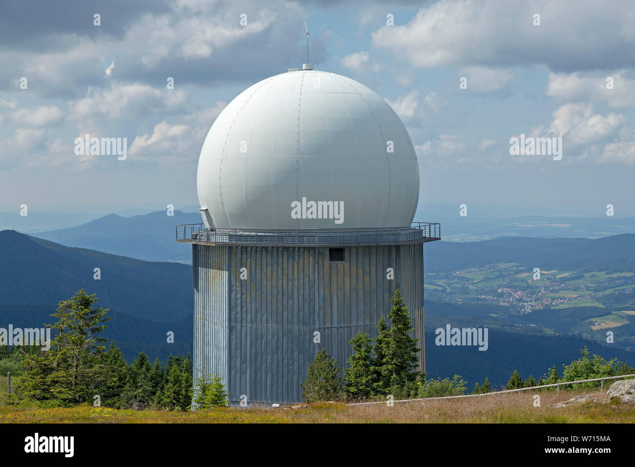 Radome hi-res stock photography and images - Alamy