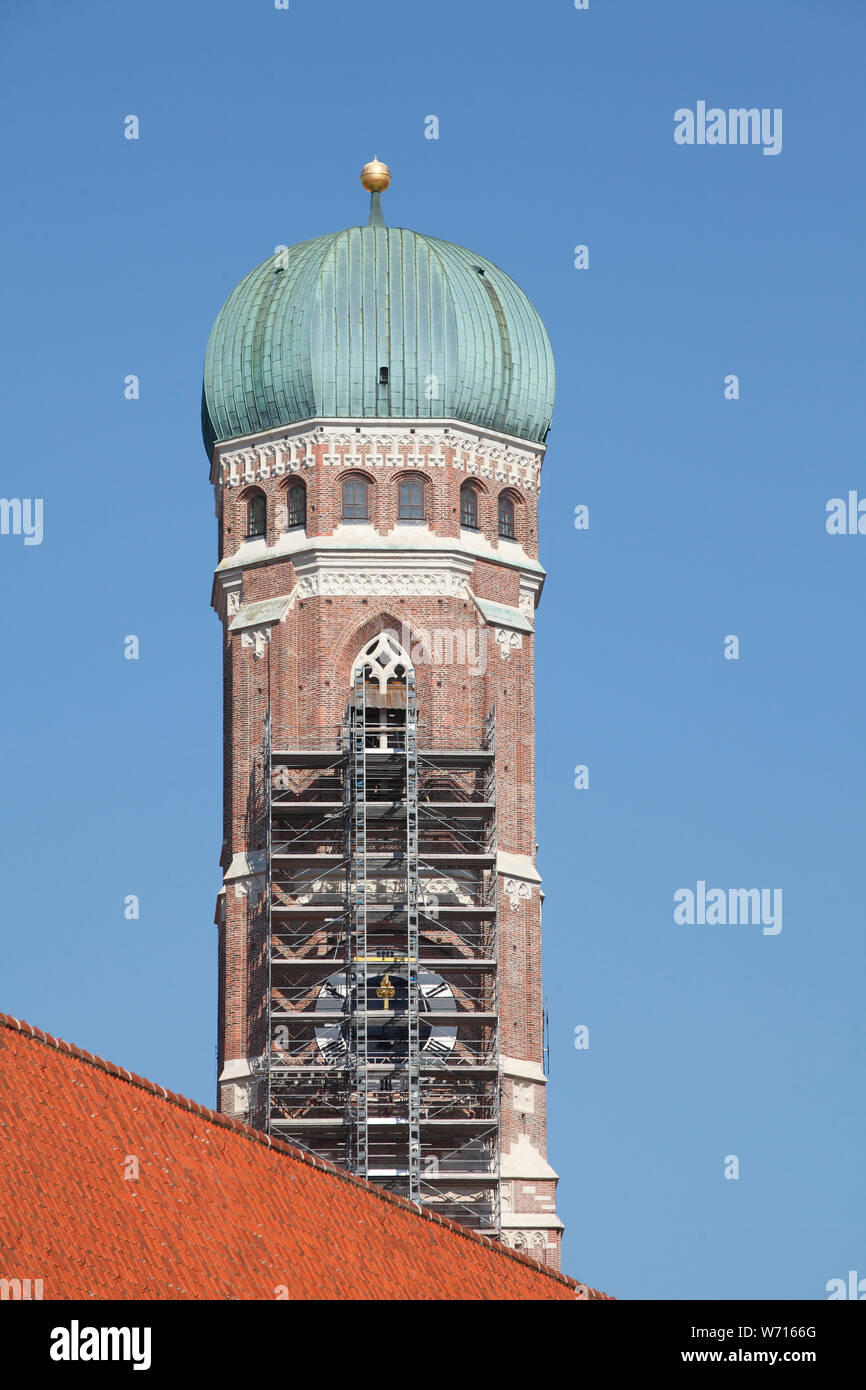 Armored tower of the Frauenkirche, construction site, Munich, Bavaria ...