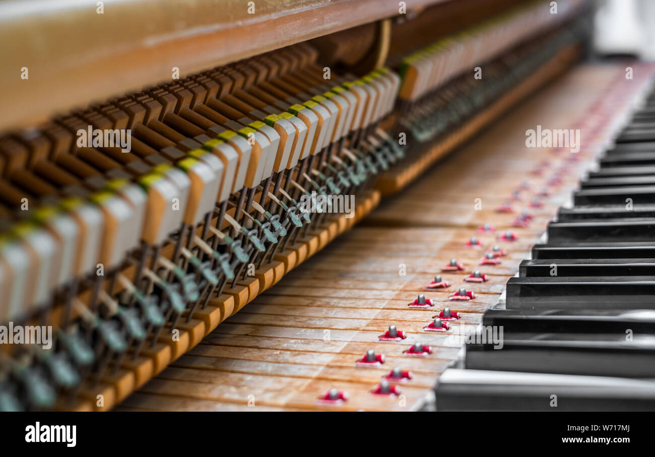 Piano inside mechanical pins hi-res stock photography and images - Alamy