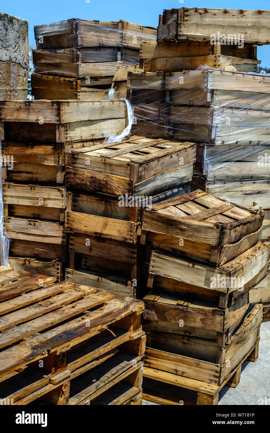 pile of empty fruit wooden boxes Stock Photo - Alamy