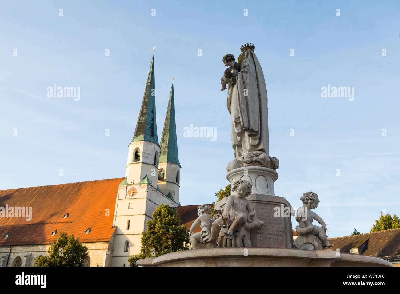 Fountain of the virgin mary hi-res stock photography and images - Alamy
