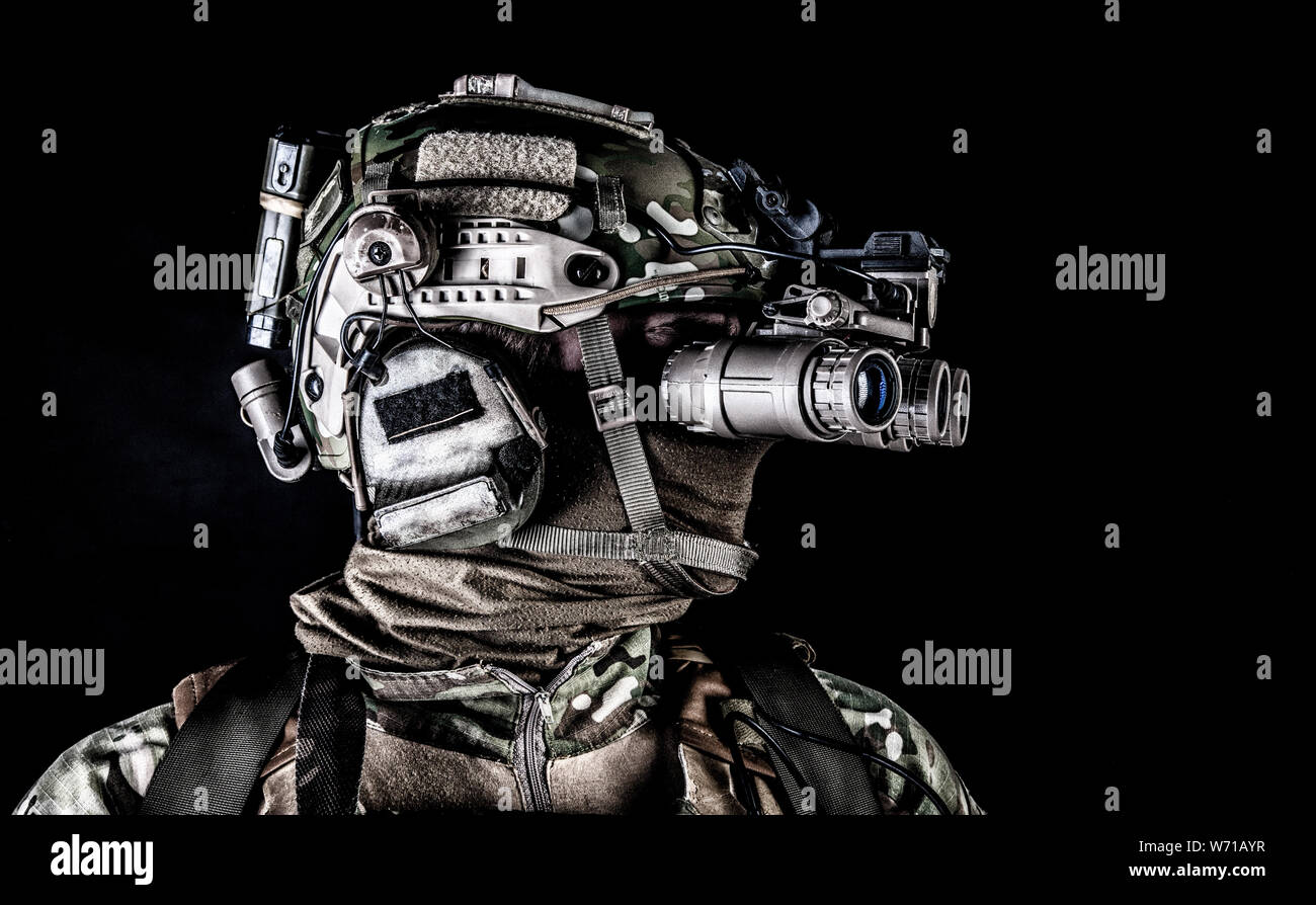 Soldier in night vision view hi-res stock photography and images - Alamy