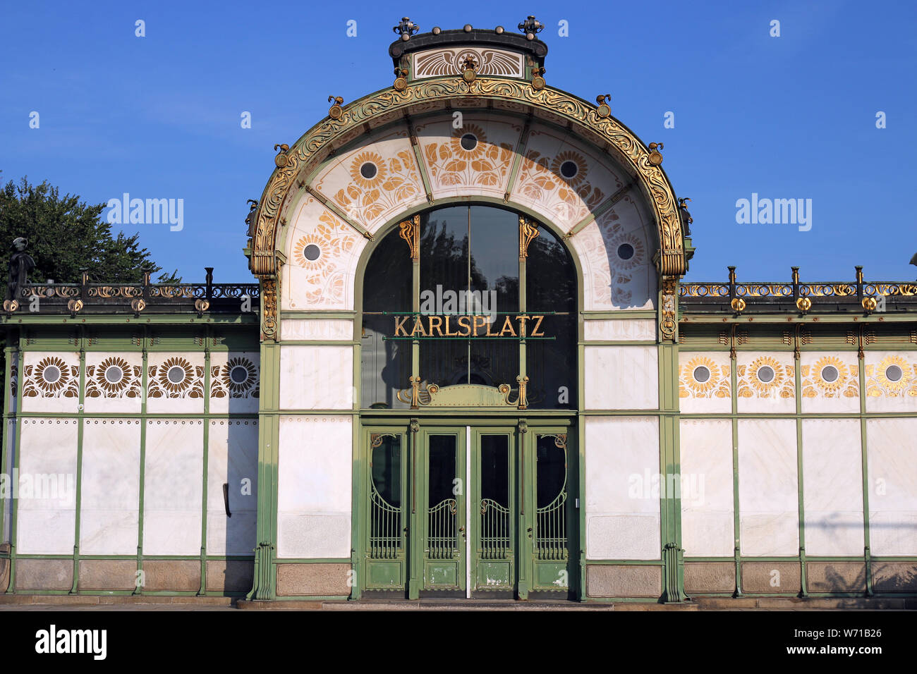 Karlsplatz Subway Station in Vienna Austria Stock Photo - Alamy