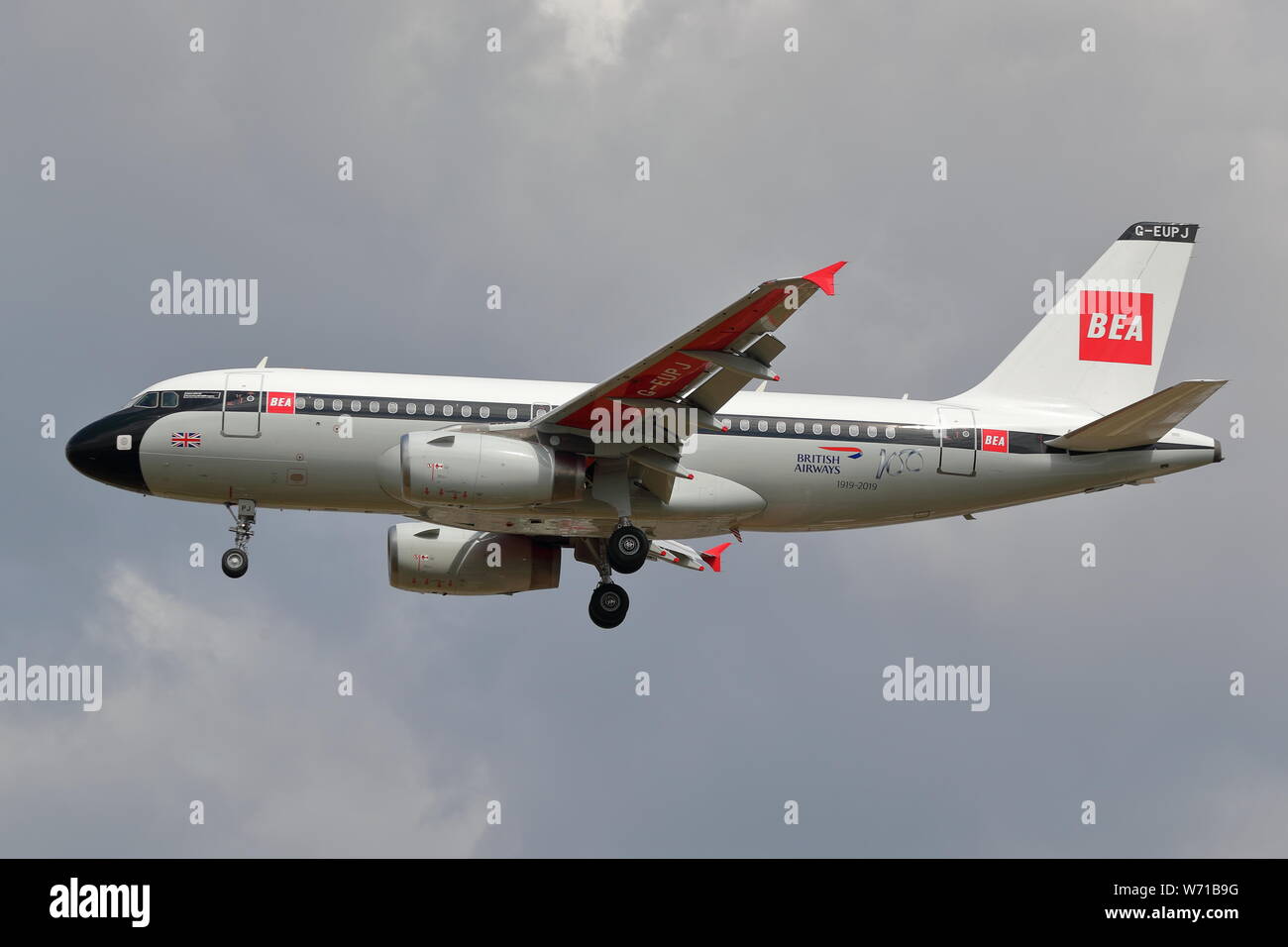 British Airways Airbus A319 G-EUPJ in retro BEA livery landing at ...
