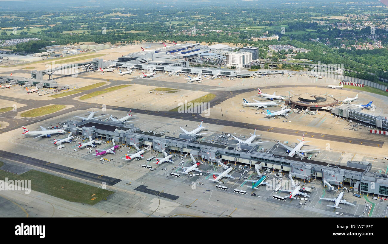 Gatwick airport aerial hi-res stock photography and images - Alamy