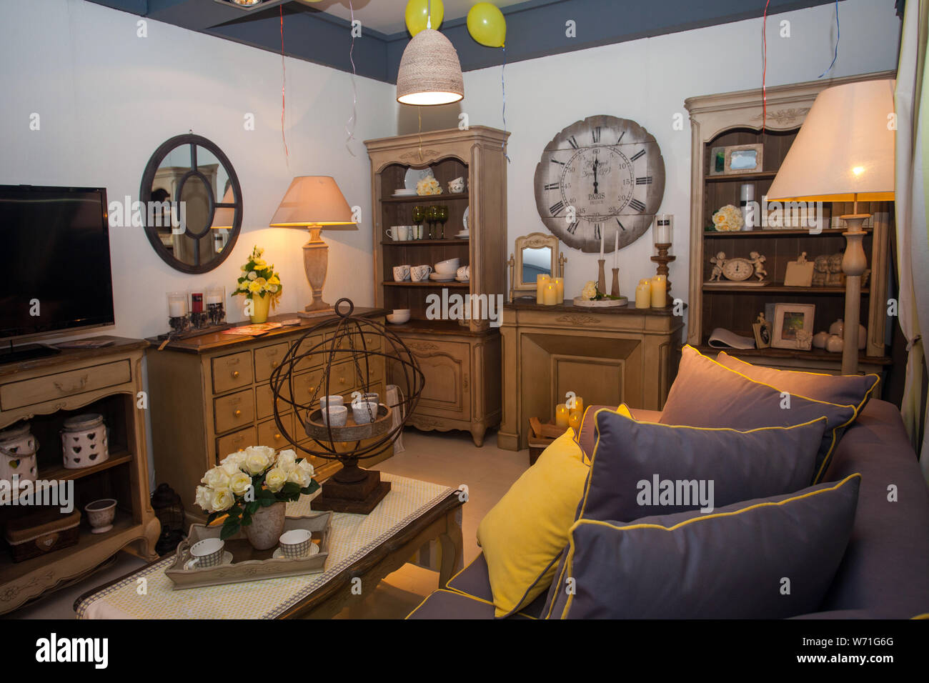 Inside view of room inside home Stock Photo - Alamy