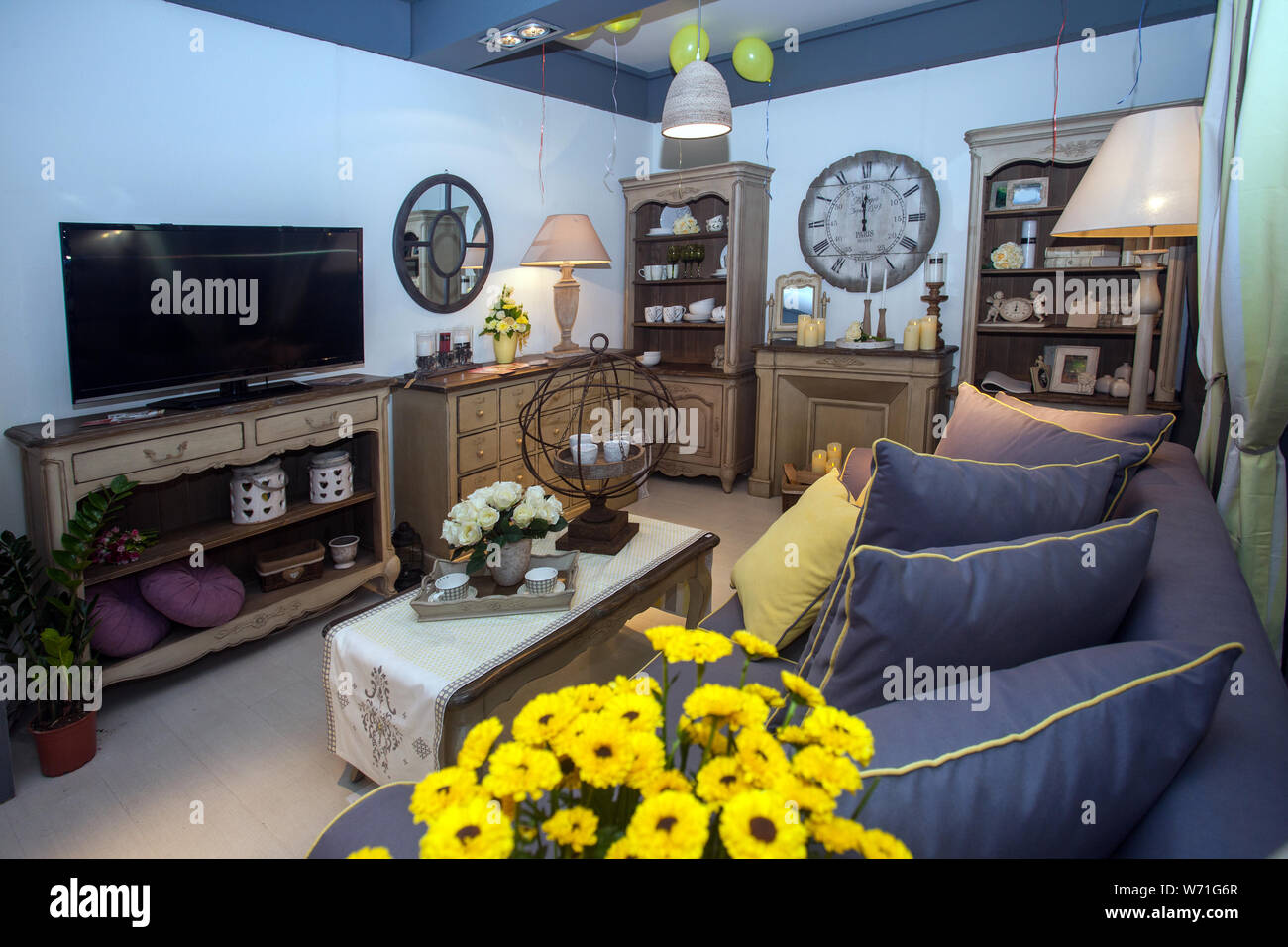 Inside view of room inside home Stock Photo - Alamy