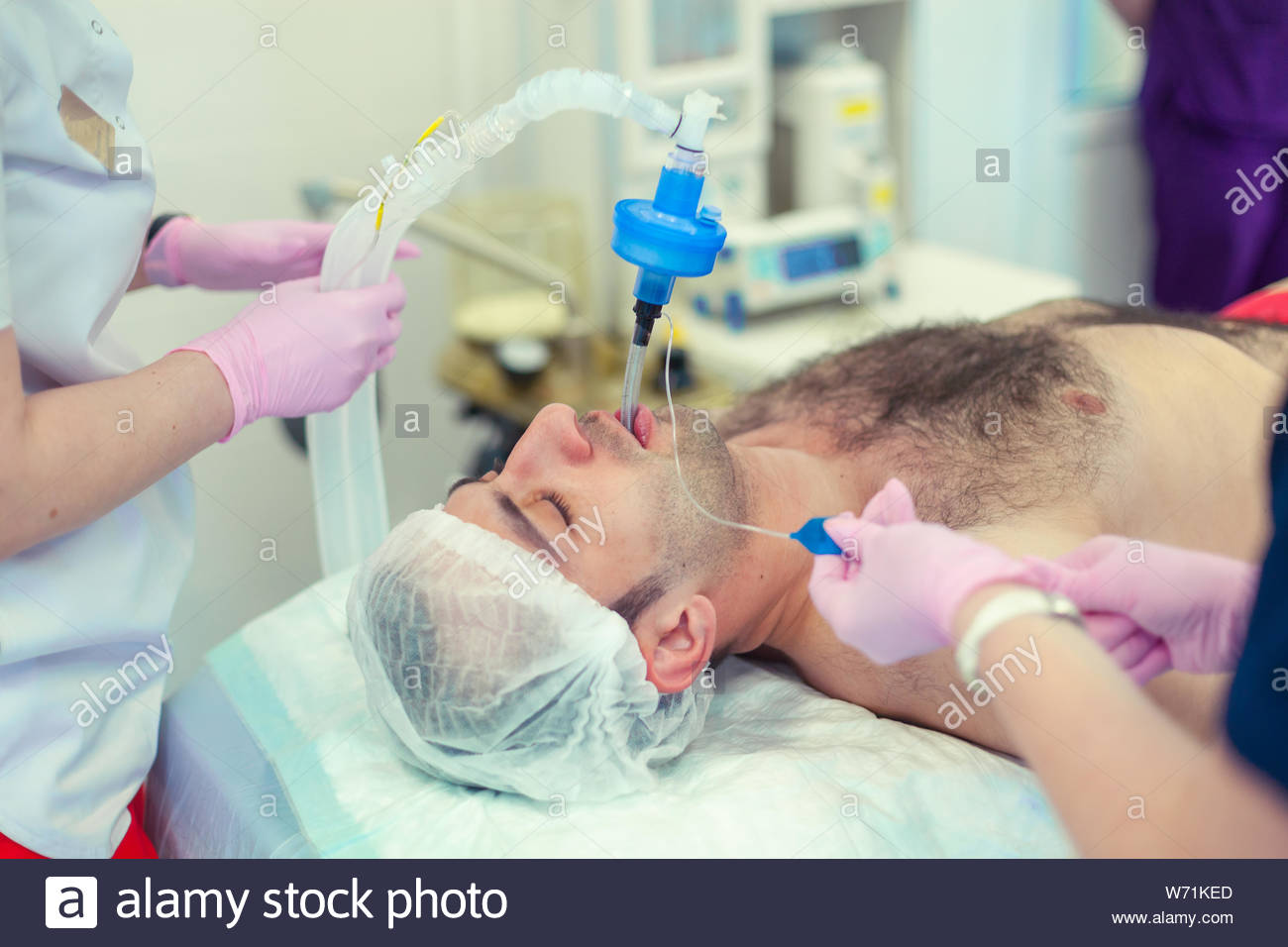 Intubation Equipment Stock Photos & Intubation Equipment Stock Images ...