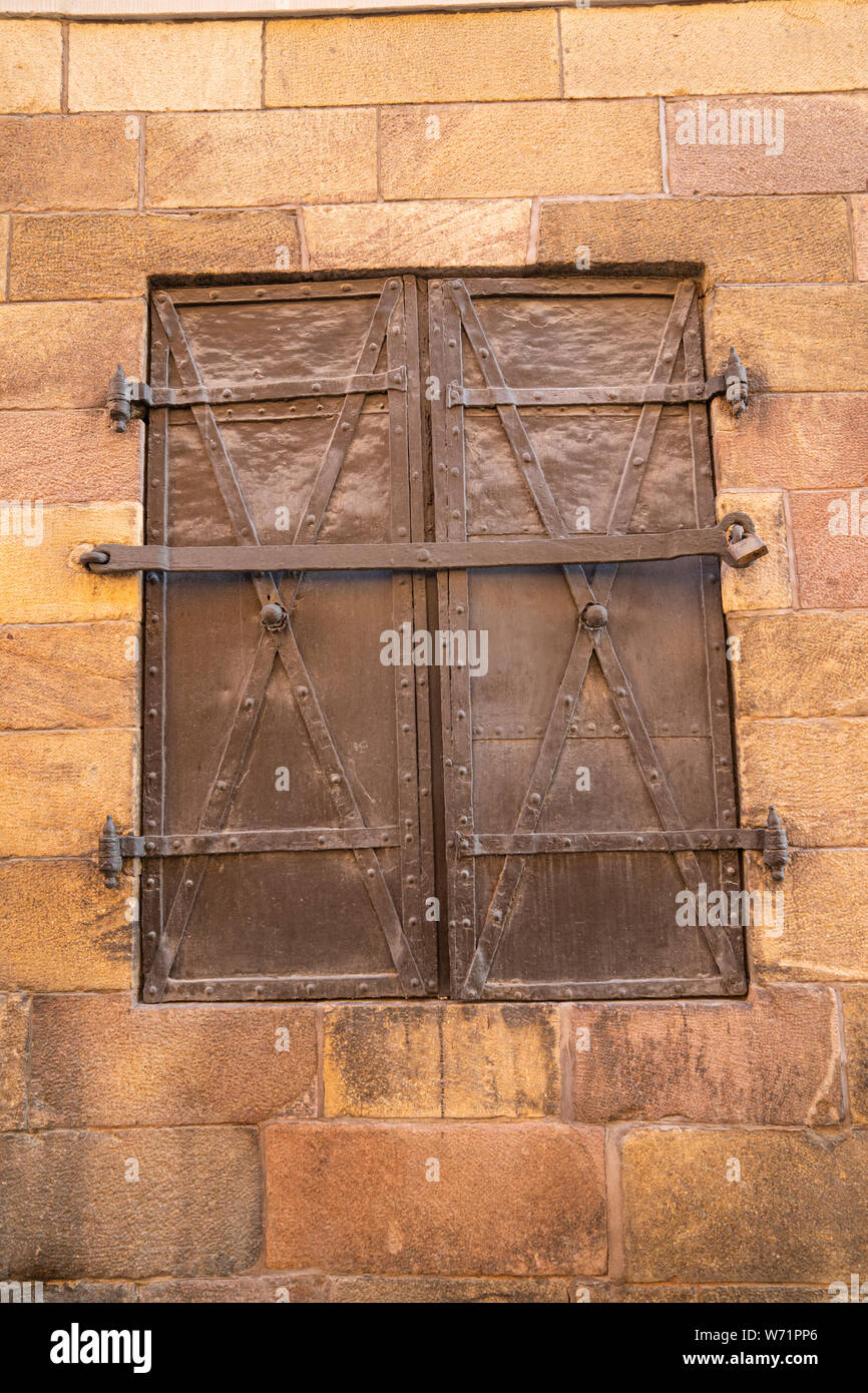 Metal shutters hi-res stock photography and images - Alamy