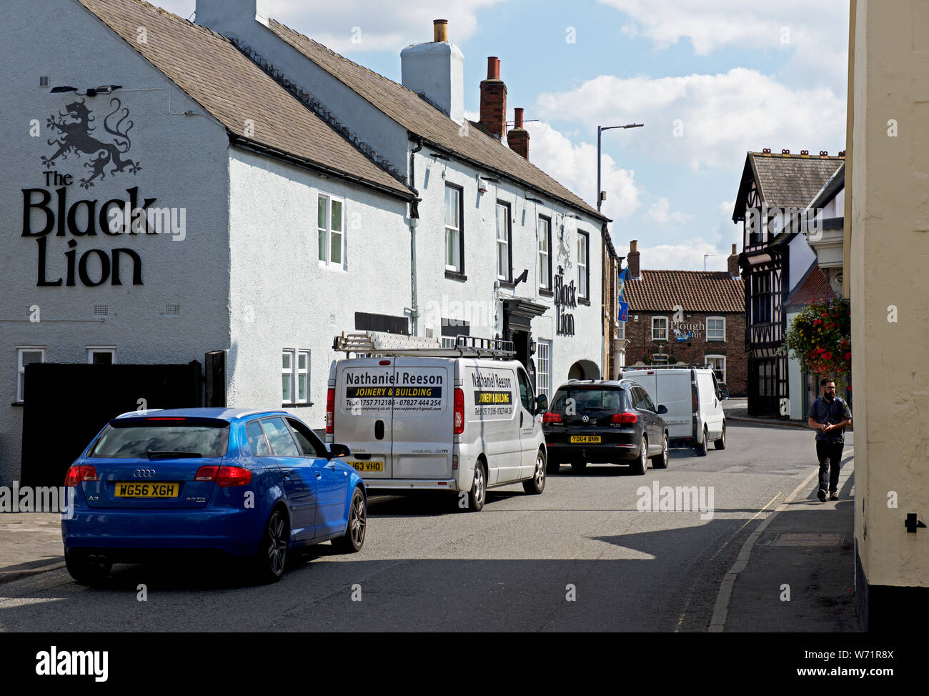 The Black Lion pub in Snaith, East Yorkshire, England UK Stock Photo ...