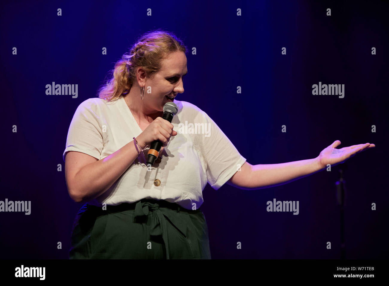 Helen bauer comedian hi-res stock photography and images - Alamy