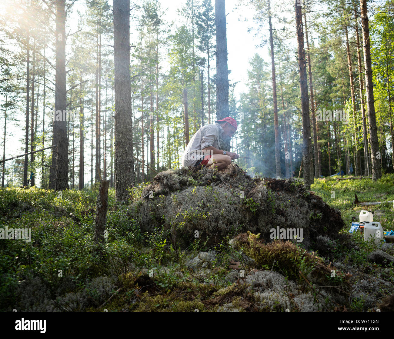 Cooking on the fire hi-res stock photography and images - Alamy