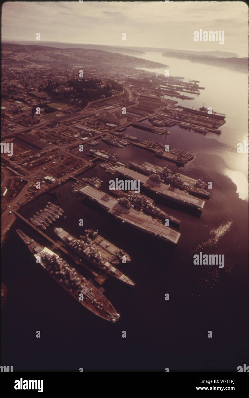 Puget sound naval shipyard hi-res stock photography and images - Alamy