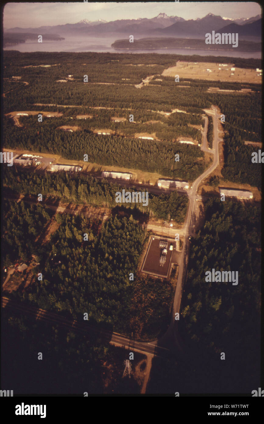AERIAL VIEW LOOKING SOUTHWEST ACROSS THE BANGOR ANNEX, THE AMMUNITION ...