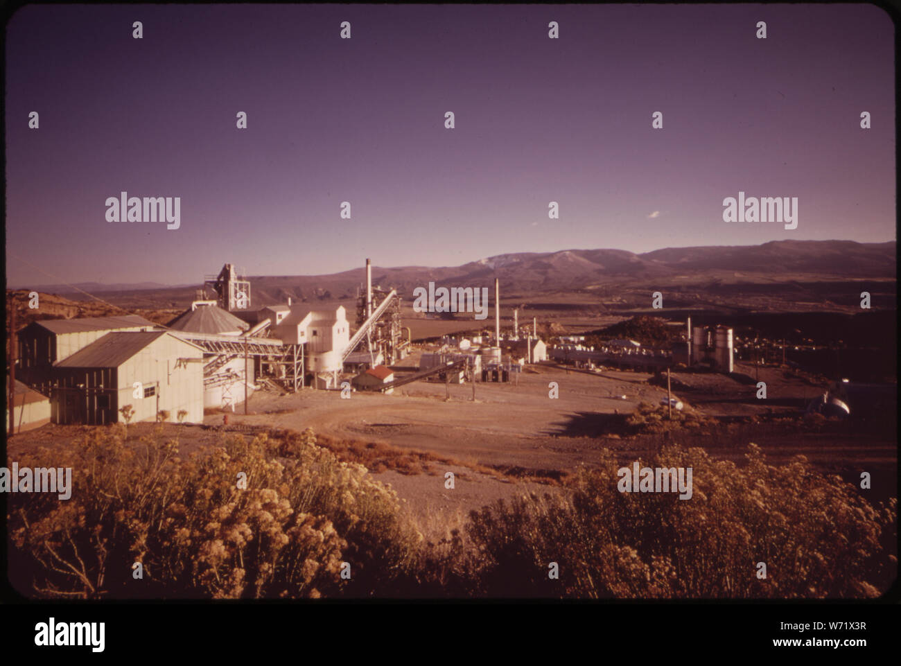 Oil shale retorting hi-res stock photography and images - Alamy