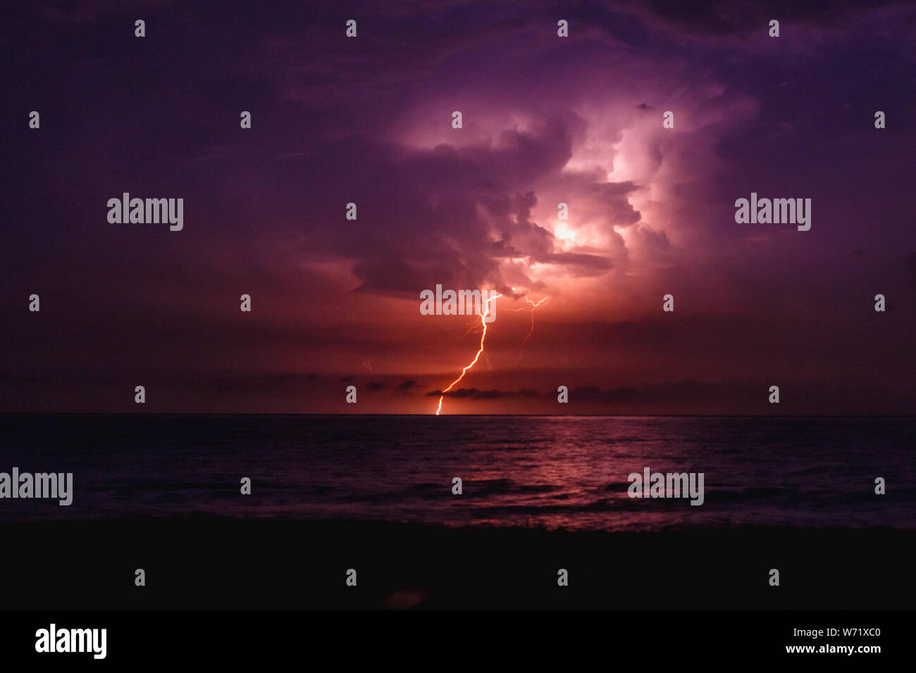 Lightning seaside hi-res stock photography and images - Alamy