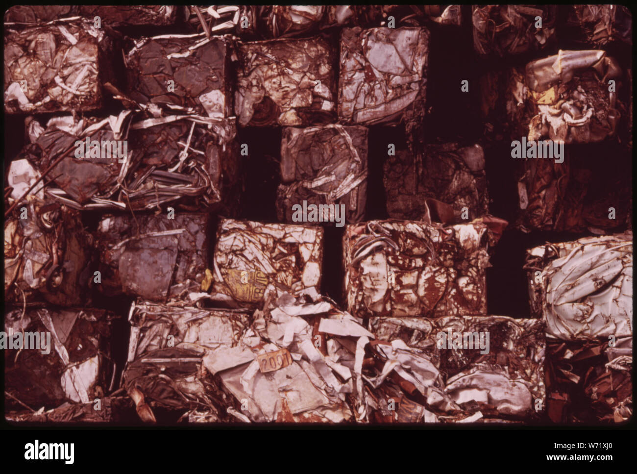 AUTO SCRAP YARD Stock Photo - Alamy