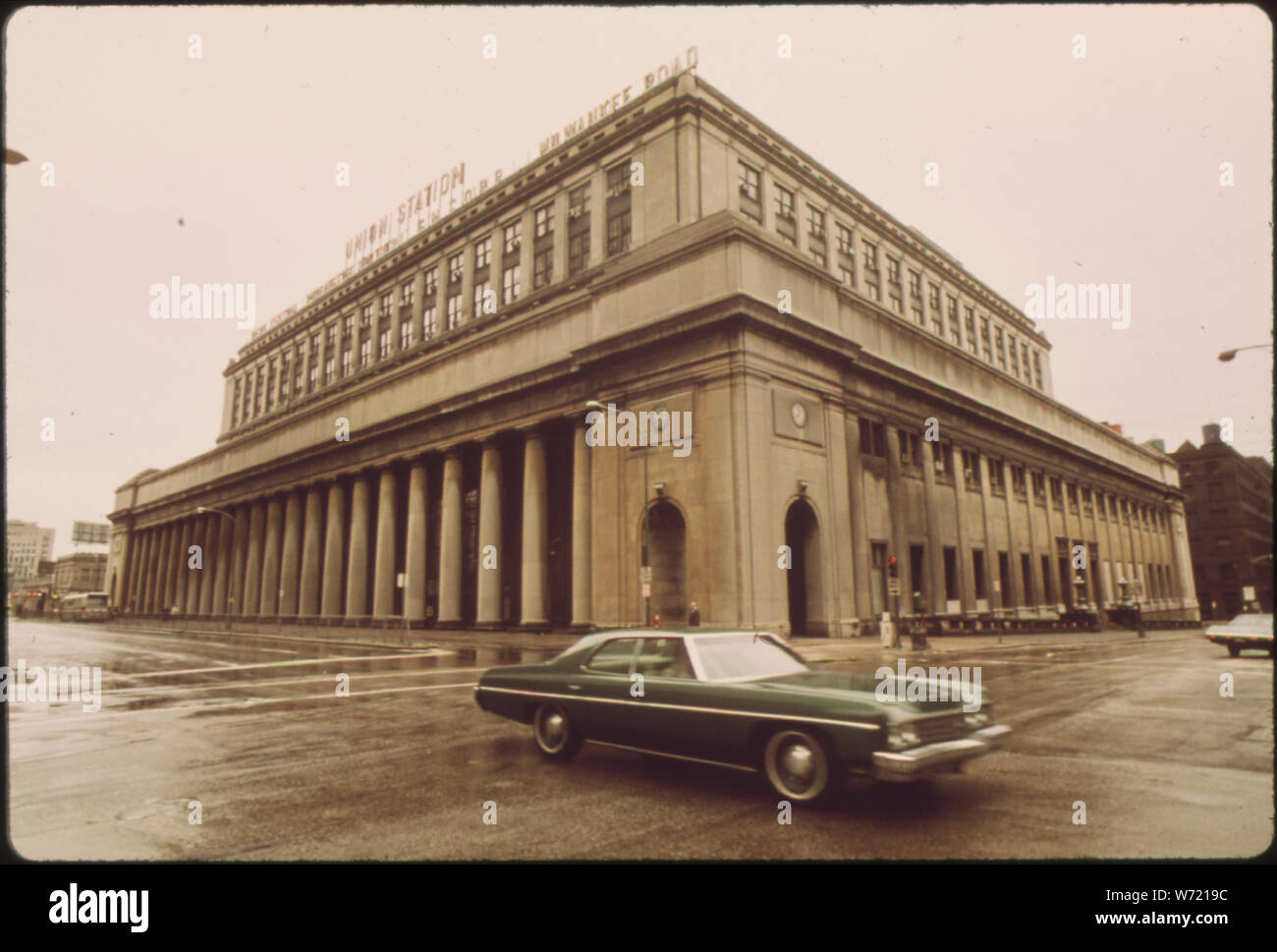 CHICAGO'S UNION STATION IN THE HEART OF THE CITY. AMTRAK IS RENOVATING ...