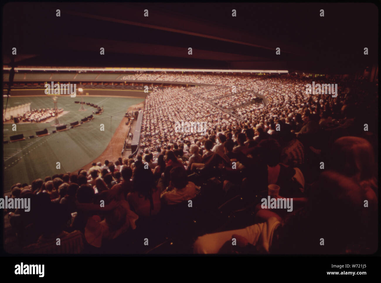 CINCINNATI SYMPHONY ORCHESTRA'S ANNUAL CONCERT AT RIVERFRONT STADIUM ...
