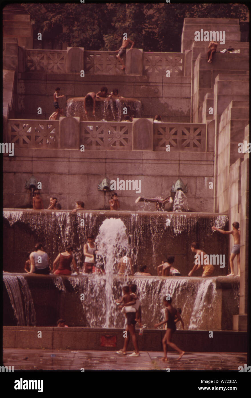 COOLING OFF IN ONE OF THE FOUNTAINS AROUND THE PHILADELPHIA MUSEUM OF ...