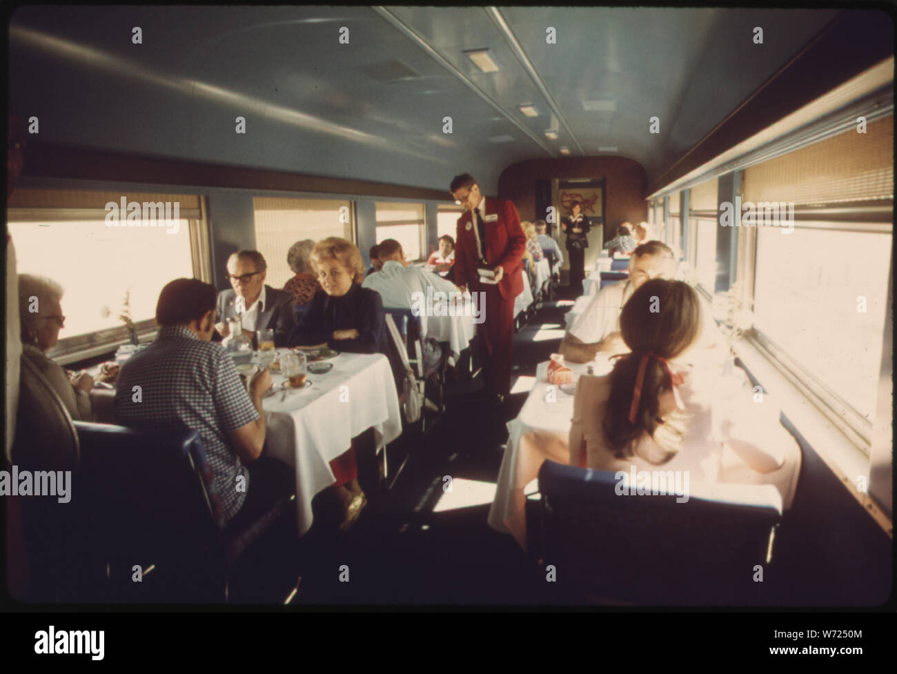 Amtrak dining car hi-res stock photography and images - Alamy