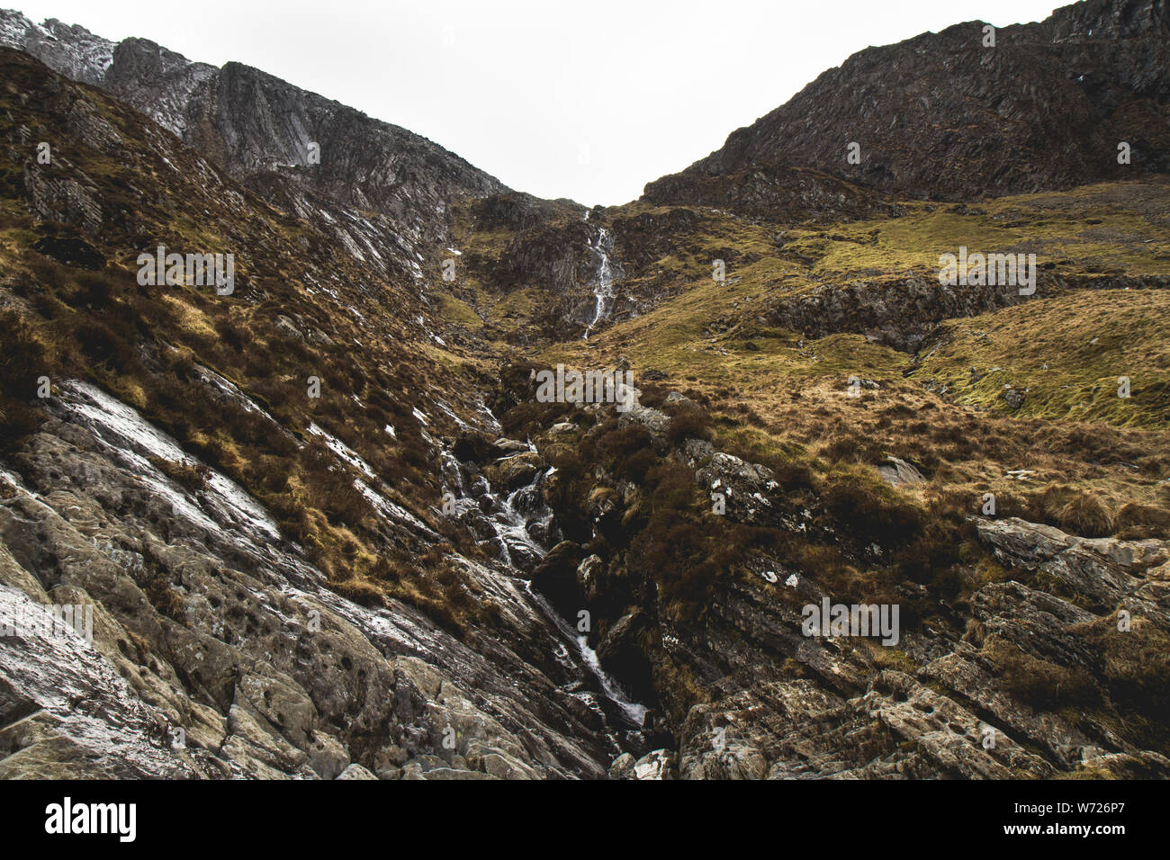 Idwal snowdonia mountain rocks river hi-res stock photography and ...