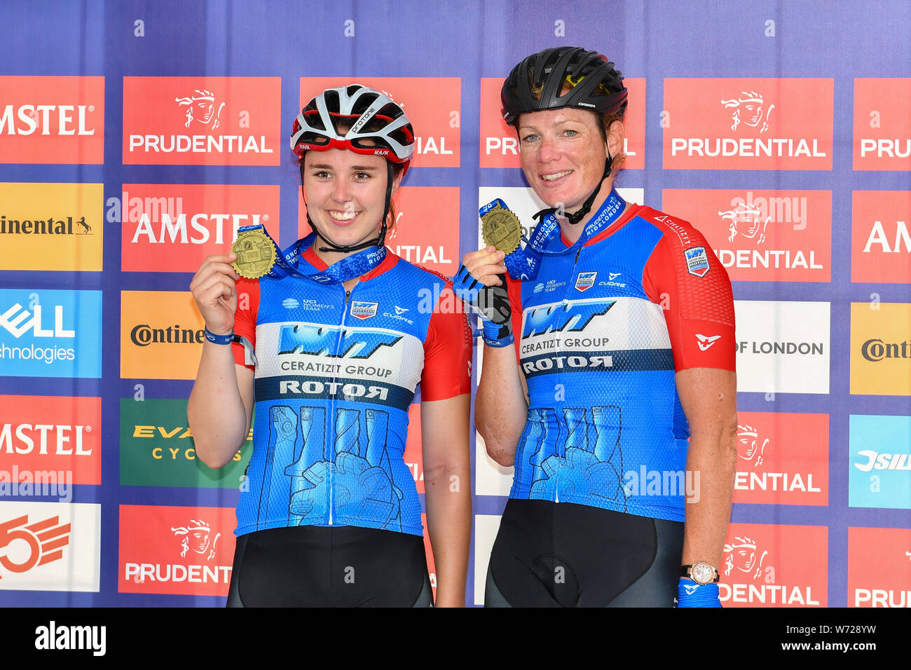 Sprinters track cyclist hi-res stock photography and images - Alamy