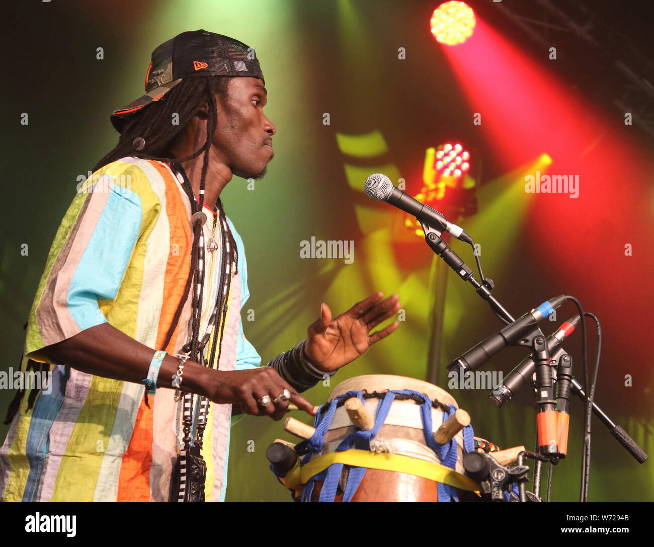 Dub mixing hi-res stock photography and images - Alamy