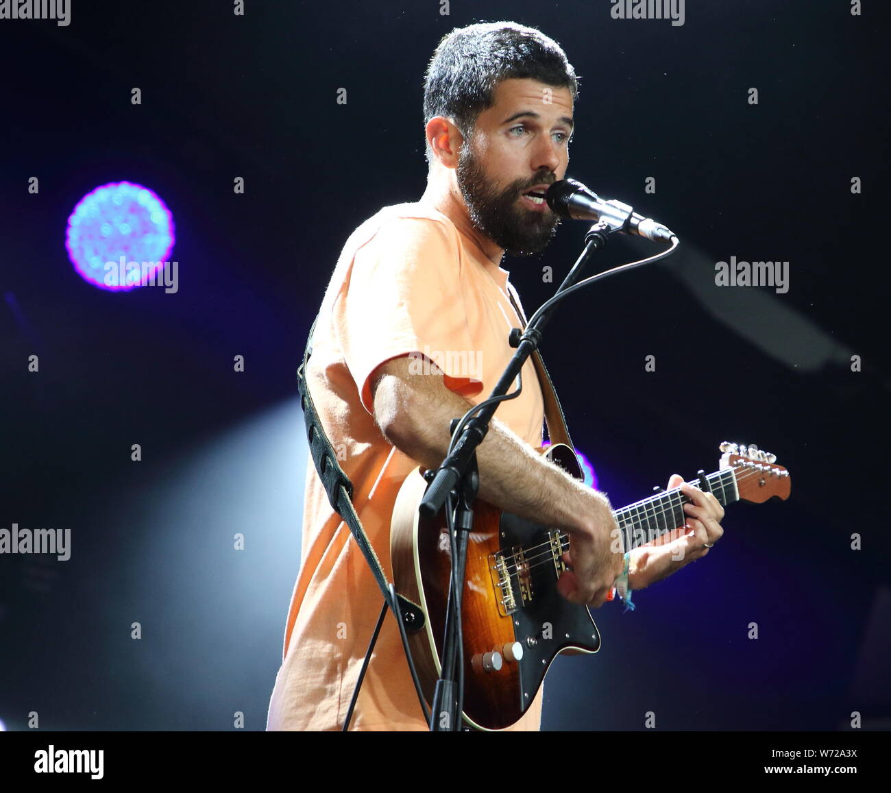 Nick Mulvey Singer High Resolution Stock Photography and Images - Alamy