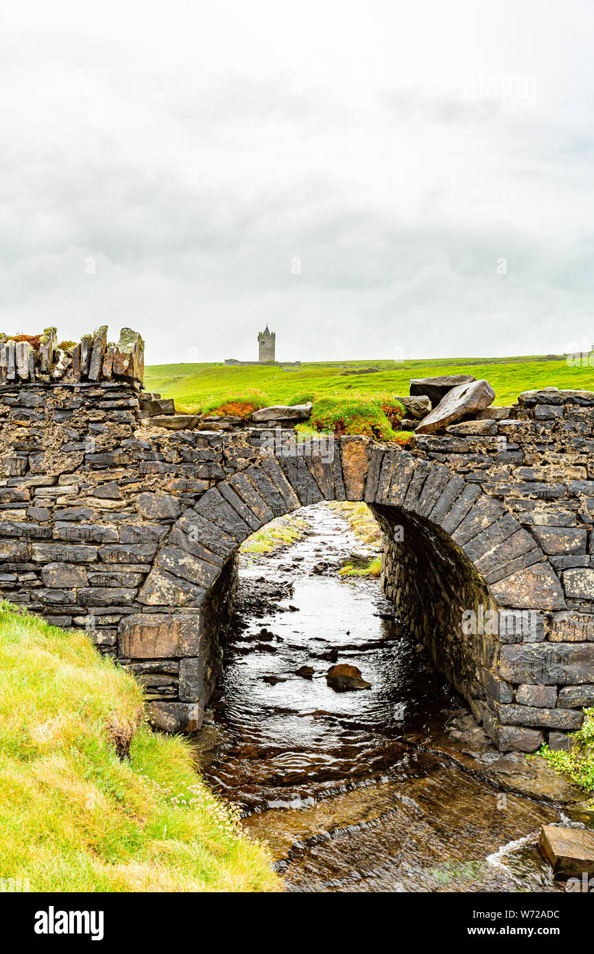 Old Stone Bridge Ireland High Resolution Stock Photography and Images ...
