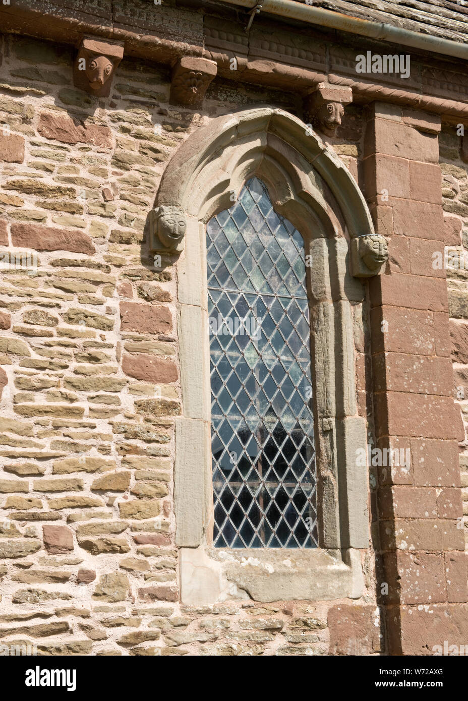 Animal corbels hi-res stock photography and images - Alamy