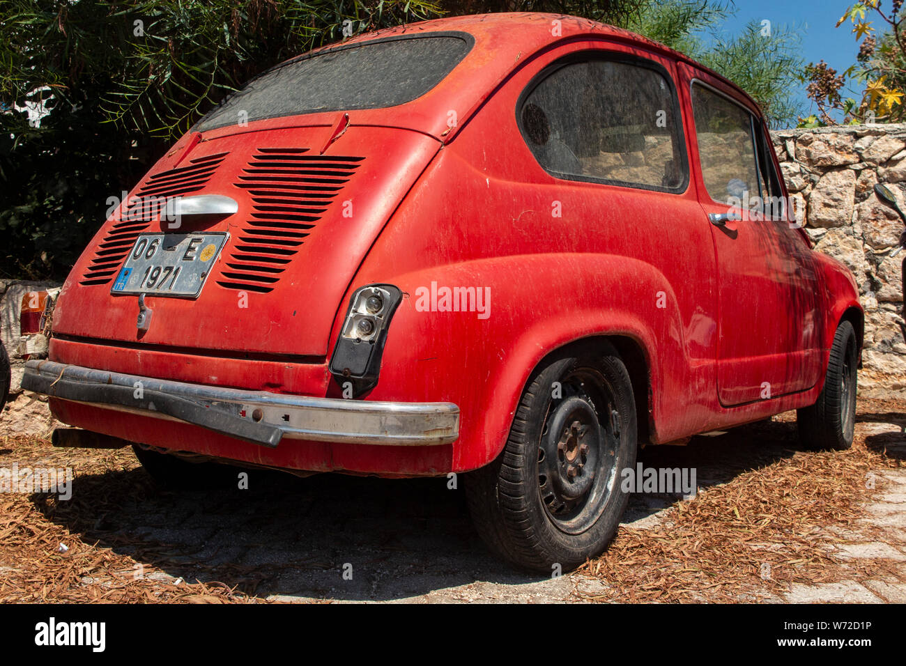 Rusty fiat 500 hi-res stock photography and images - Alamy