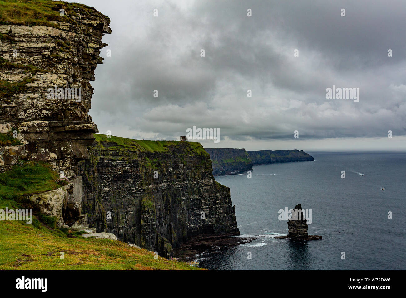 Irish countryside view on the Cliffs of Moher and the Branaunmore sea ...