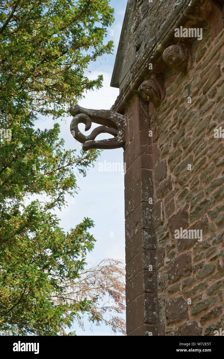 Corbel heads hi-res stock photography and images - Alamy