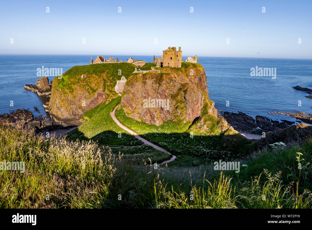 Dunnottar castle hi-res stock photography and images - Alamy