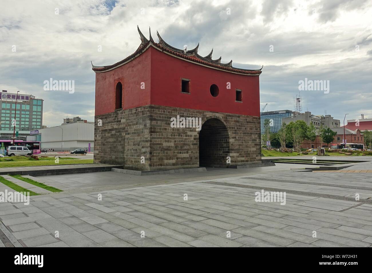 TAIPEI, TAIWAN -4 JUL 2019- View of the red Taipei North Gate in Taipei ...