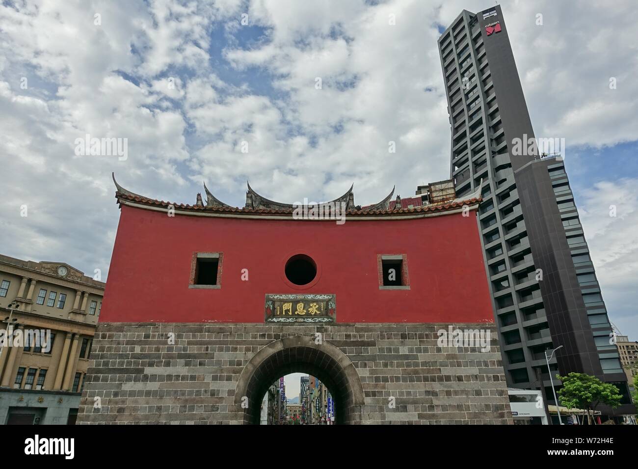 TAIPEI, TAIWAN -4 JUL 2019- View of the red Taipei North Gate in Taipei ...