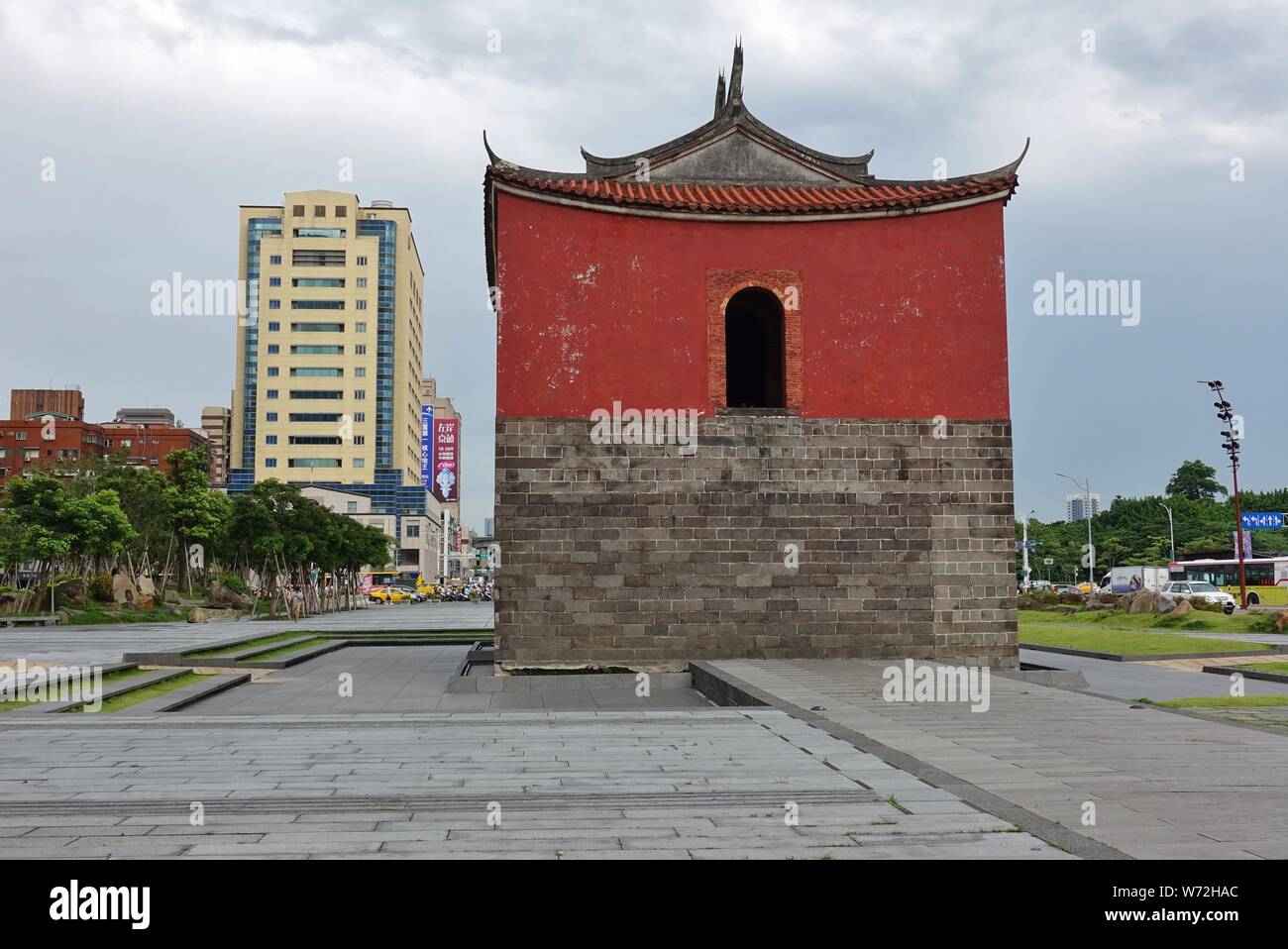 TAIPEI, TAIWAN -4 JUL 2019- View of the red Taipei North Gate in Taipei ...