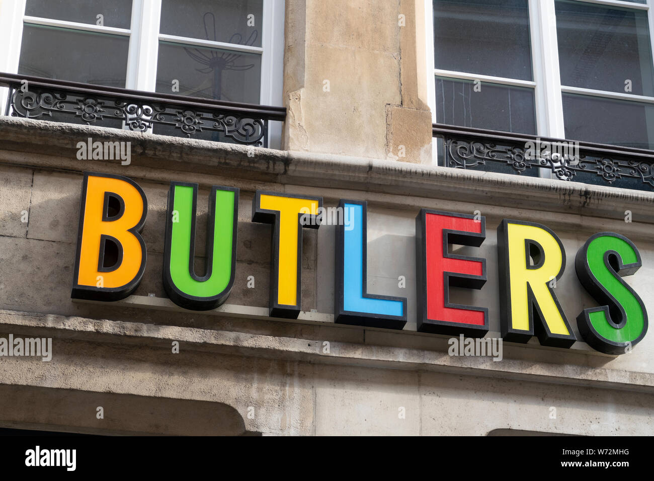 Butlers sign hi-res stock photography and images - Alamy