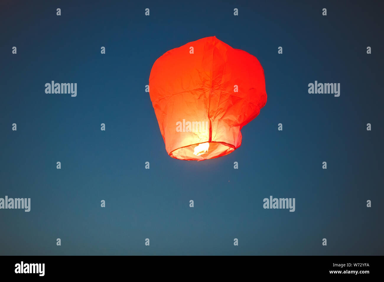Chinese sky lanterns hi-res stock photography and images - Alamy