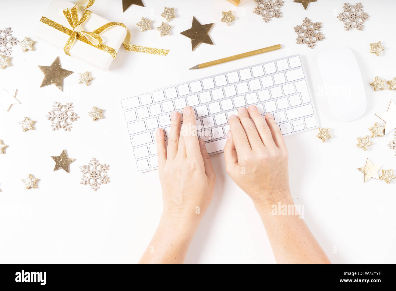 Christmas home office desk Stock Photo - Alamy