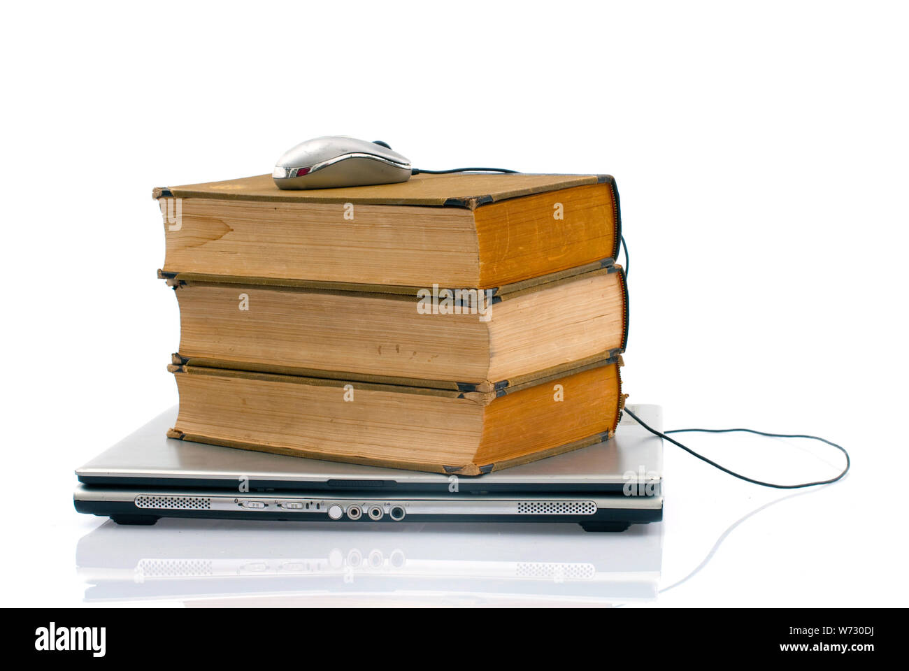 Computer mouse old mouse pad hi-res stock photography and images - Alamy