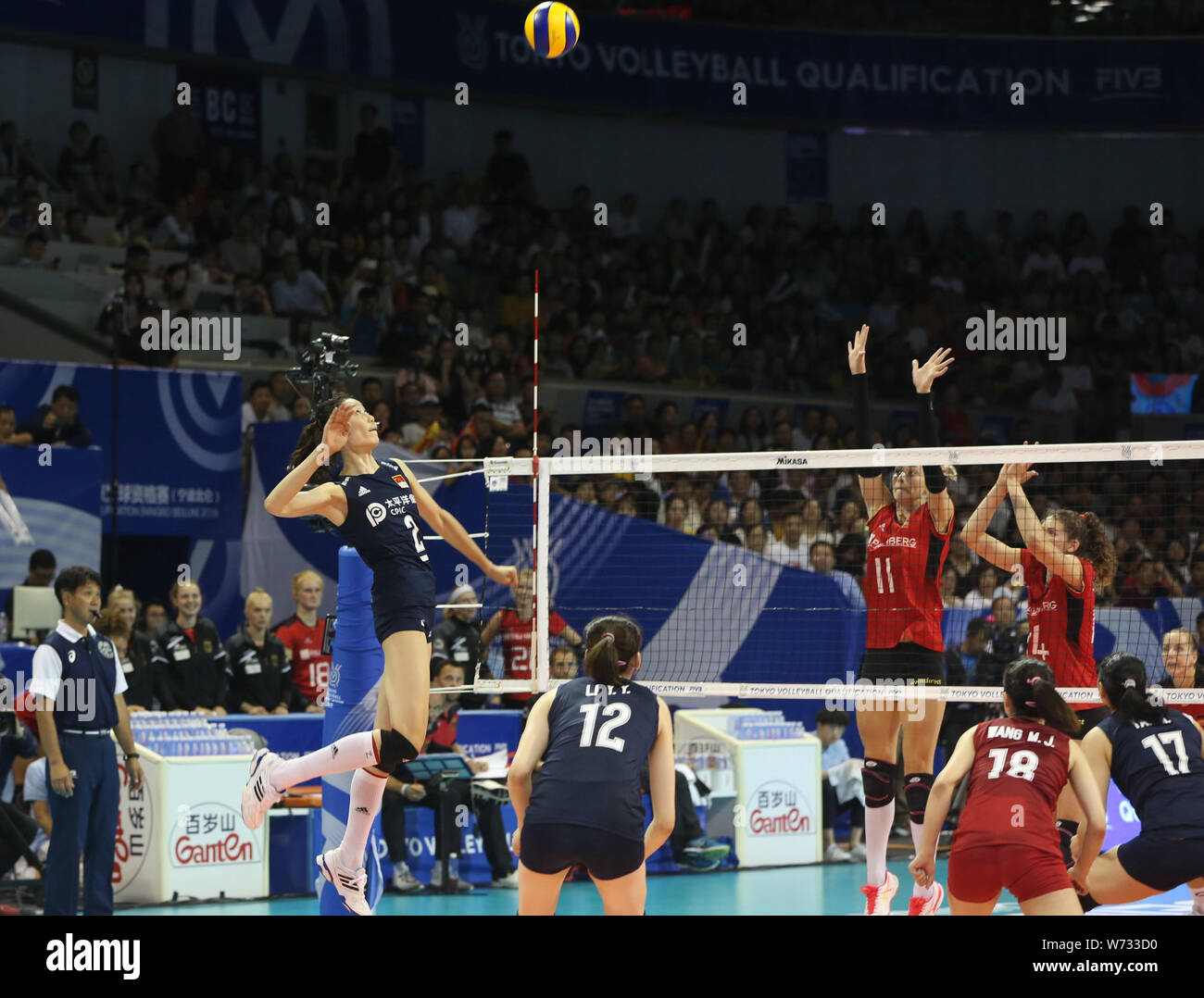Volleyball smash hi-res stock photography and images - Alamy